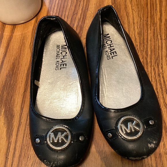 Michael Kors | Shoes | Michael Kors Kasandra Black Flats | Poshmark